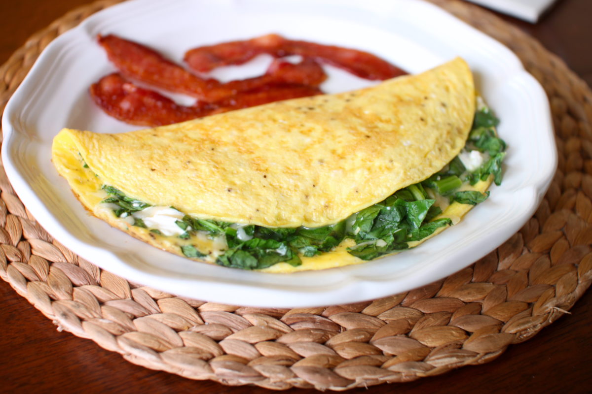 Cheesy Spinach Omelette Recipe | Immoderate Makings